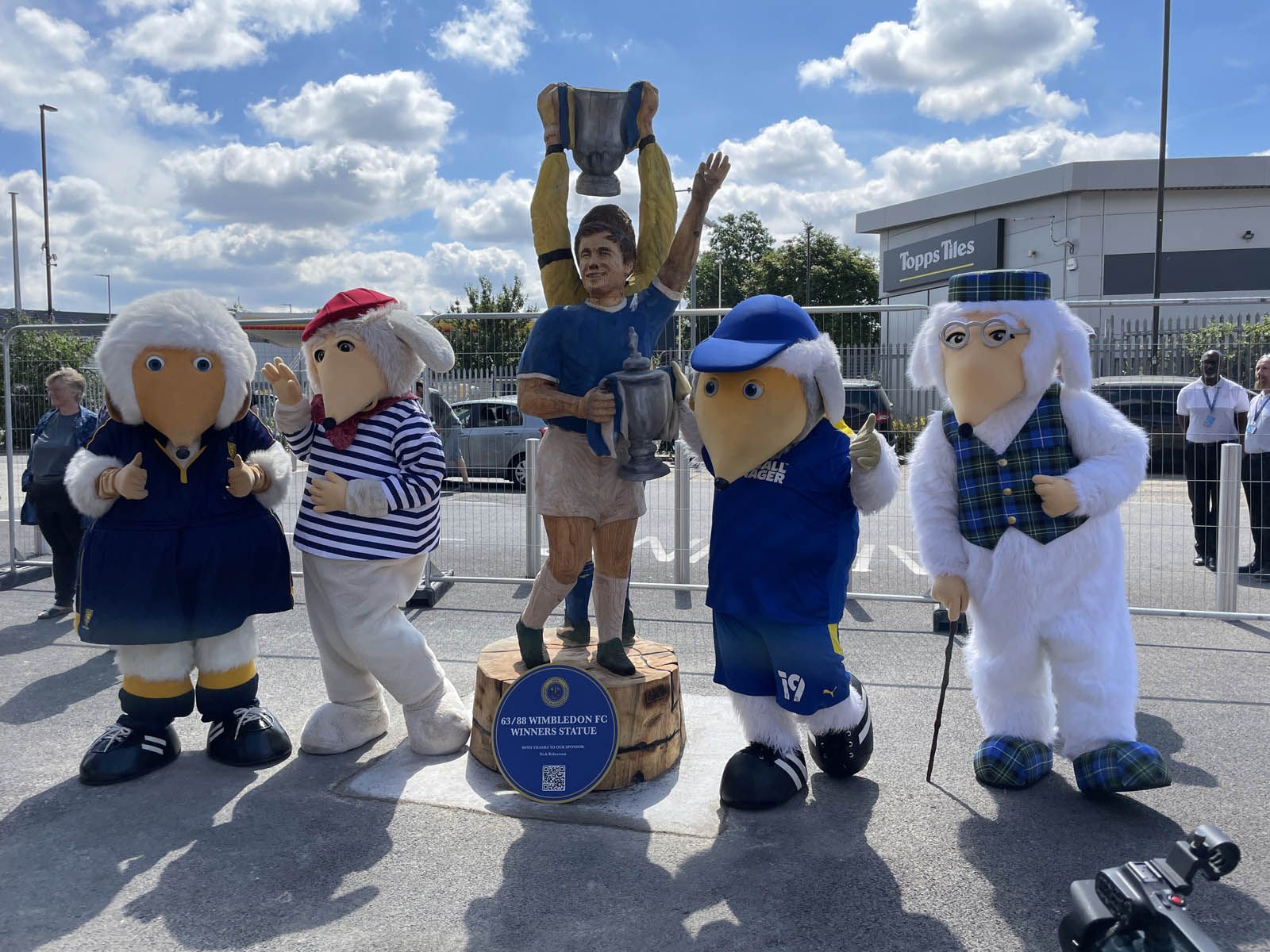 Orinoco Womble bench unveiled at AFC Wimbledon stadium – Tidy Bag