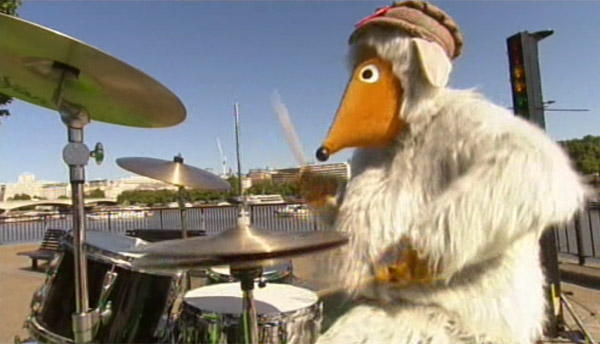 The Wombles perform on This Morning – Tidy Bag